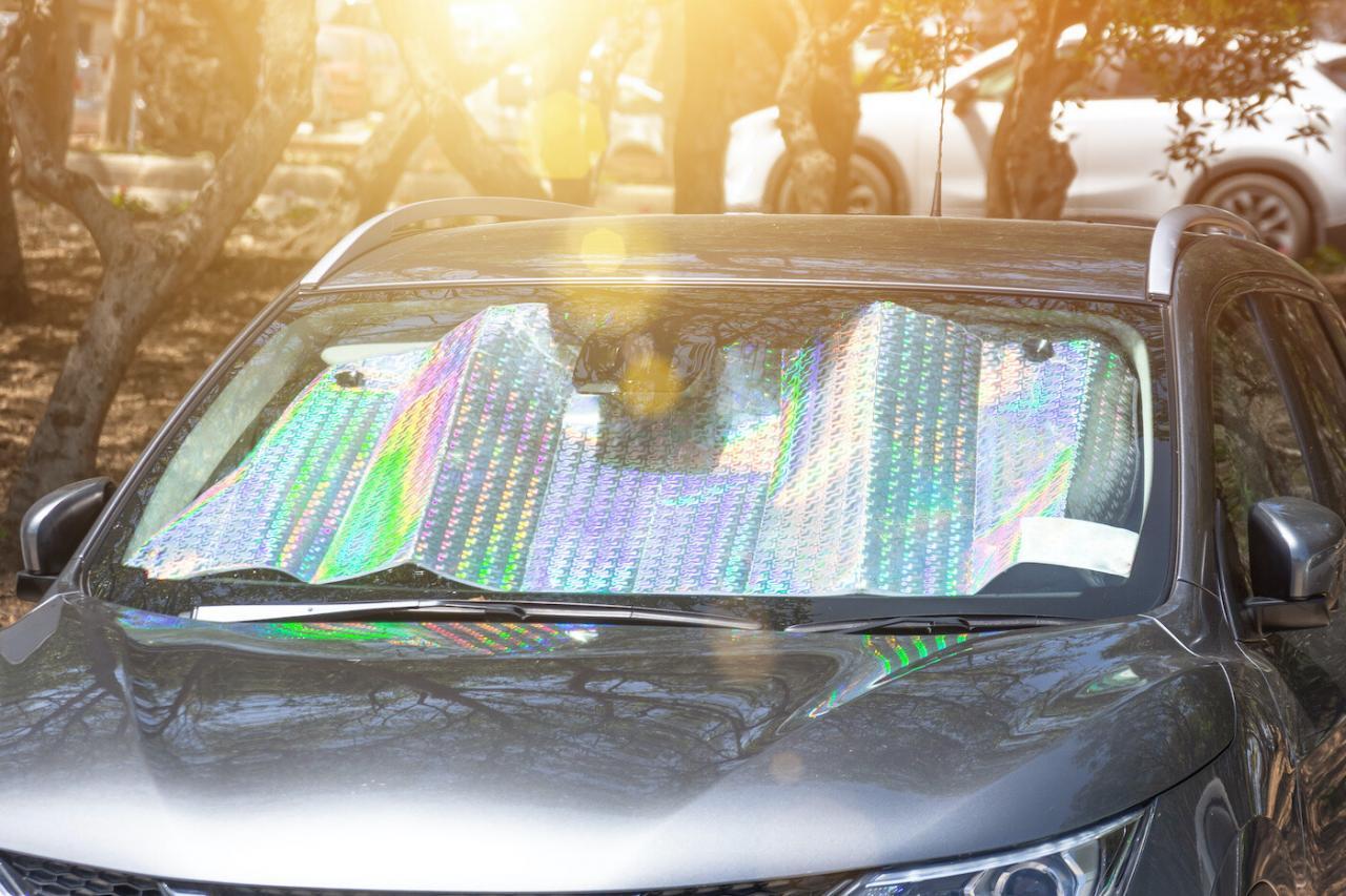 How Does Summer Heat Affect Your Windshield? - Auto Glass Estimator™